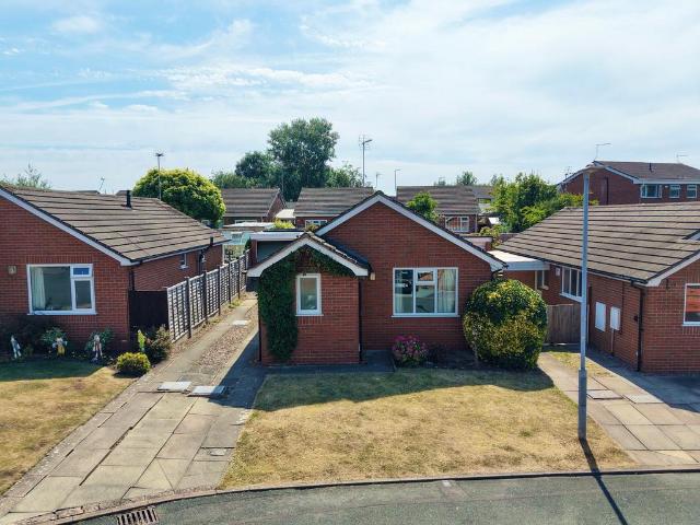 2 bedroom detached bungalow for sale