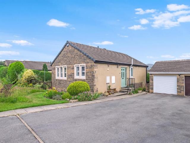 2 bedroom detached bungalow for sale