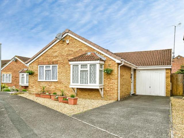 2 bedroom detached bungalow for sale