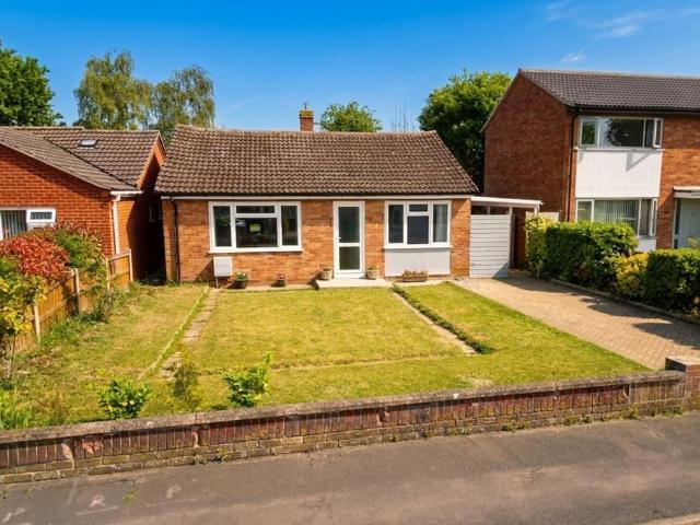 2 bedroom detached bungalow for sale