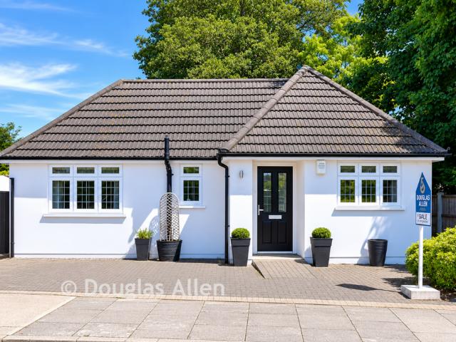2 bedroom detached bungalow for sale