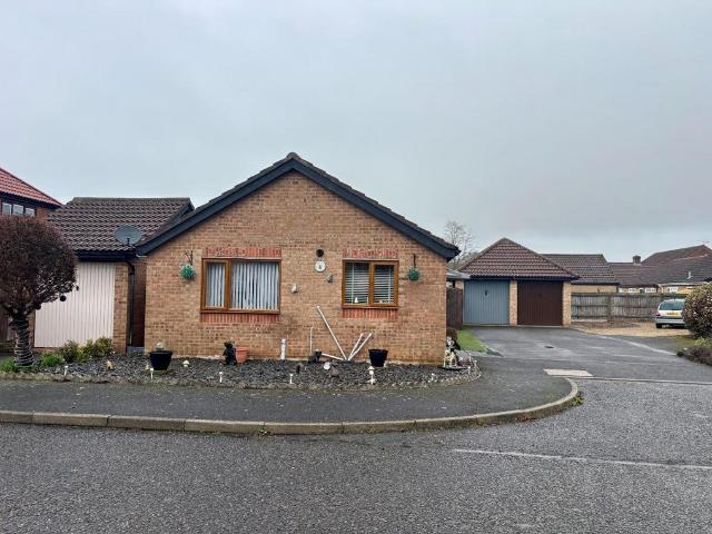 2 bedroom detached bungalow for sale