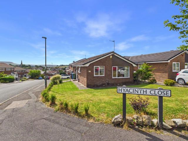 2 bedroom detached bungalow for sale