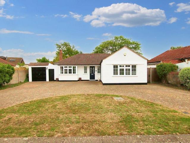 2 bedroom detached bungalow for sale