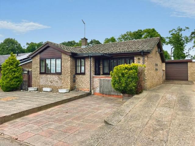 2 bedroom detached bungalow for sale