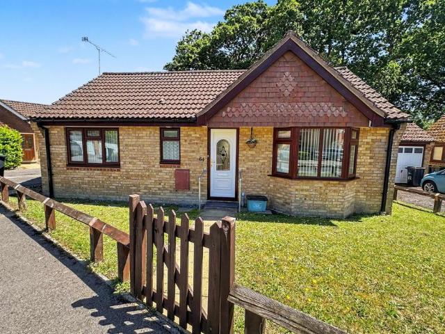2 bedroom detached bungalow for sale