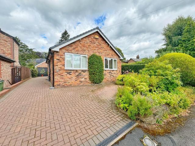 2 bedroom detached bungalow for sale