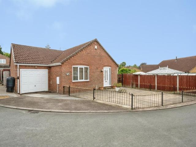 2 bedroom detached bungalow for sale