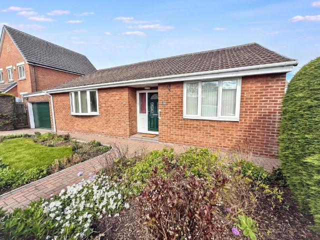 2 bedroom detached bungalow for sale