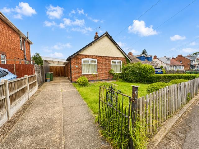 2 bedroom detached bungalow for sale