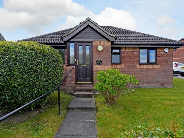 2 bedroom detached bungalow for sale