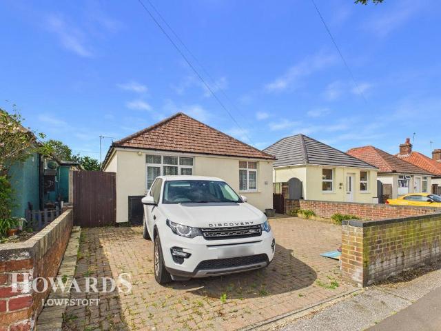 2 bedroom detached bungalow for sale