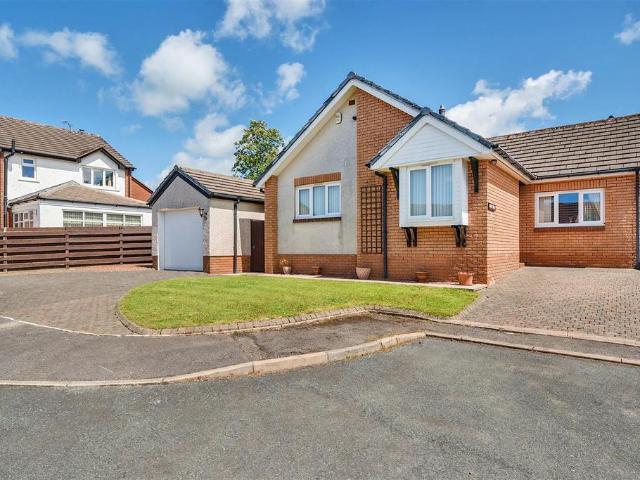 2 bedroom detached bungalow for sale