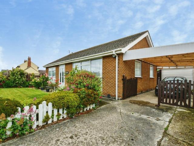 2 bedroom detached bungalow for sale