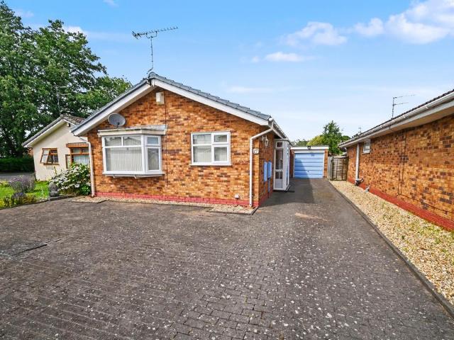 2 bedroom detached bungalow for sale