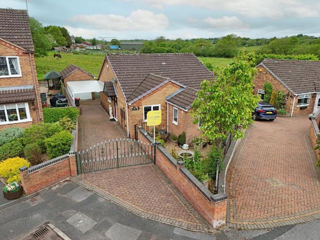 2 bedroom detached bungalow for sale