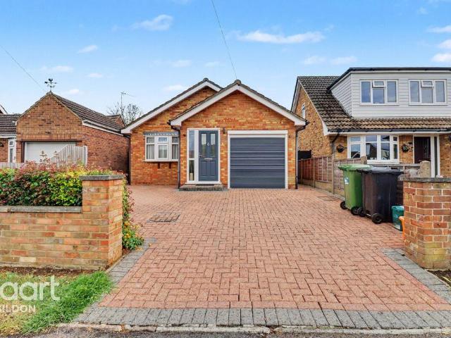 2 bedroom detached bungalow for sale
