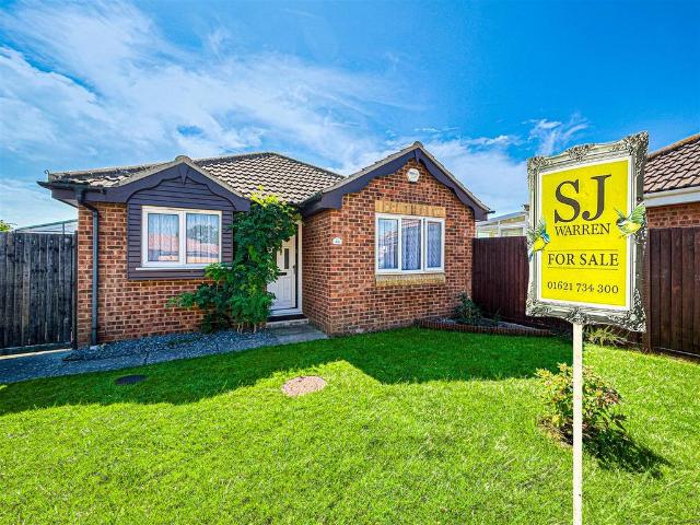 2 bedroom detached bungalow for sale