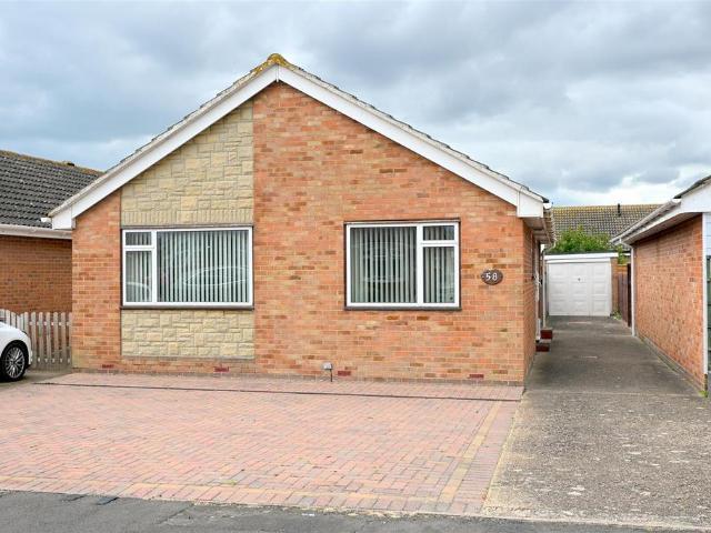 2 bedroom detached bungalow for sale