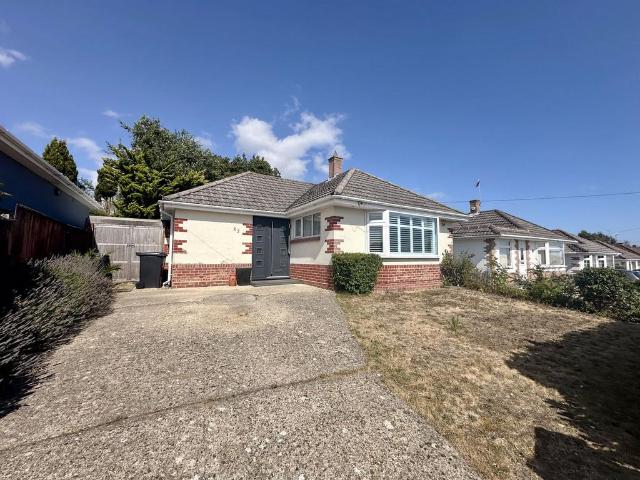 2 bedroom detached bungalow for sale