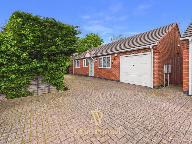 2 bedroom detached bungalow for sale