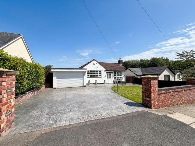 2 bedroom detached bungalow for sale