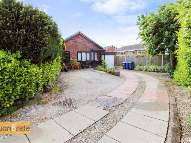 2 bedroom detached bungalow for sale