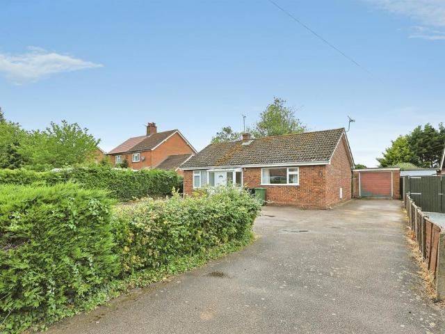 2 bedroom detached bungalow for sale