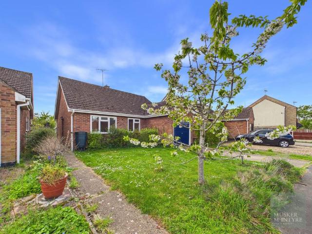 2 bedroom detached bungalow for sale