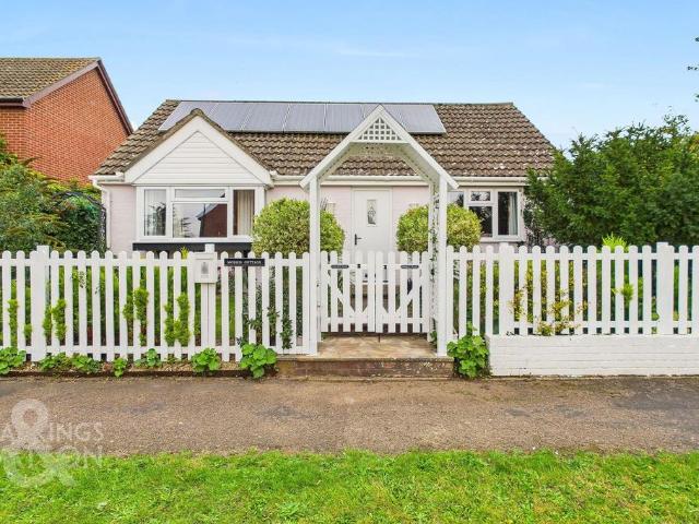 2 bedroom detached bungalow for sale