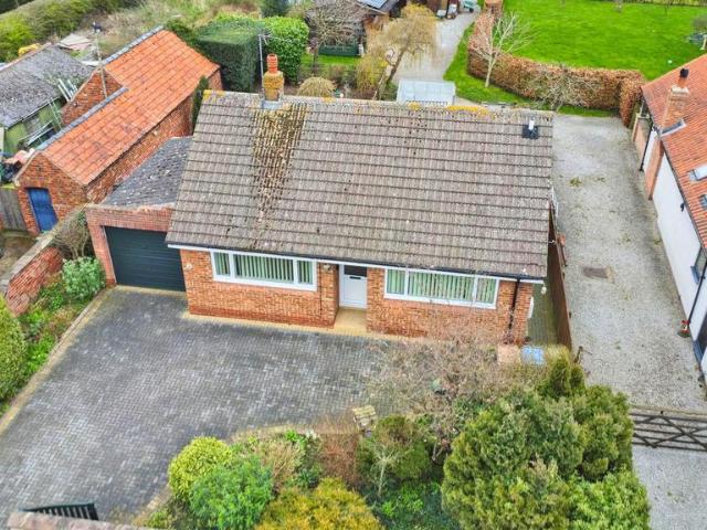 2 bedroom detached bungalow for sale