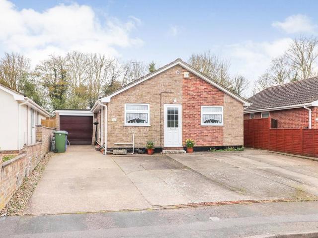 2 bedroom detached bungalow for sale