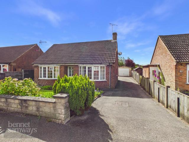 2 bedroom detached bungalow for sale