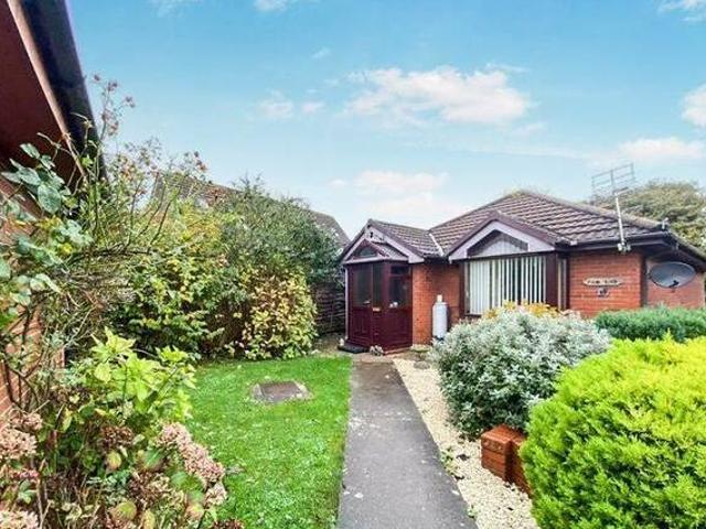 2 bedroom detached bungalow for sale in Cook Road Barry CF62