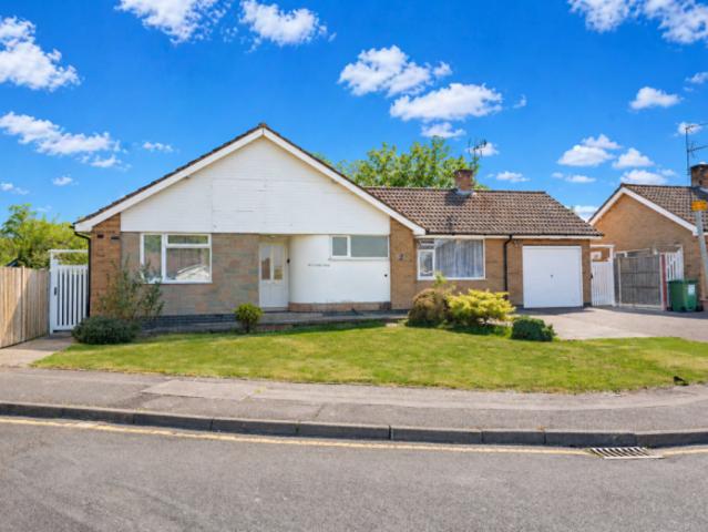 2 bedroom detached bungalow for sale in Cedar Close, Glenfield, Leicester, Leicestershire, LE3