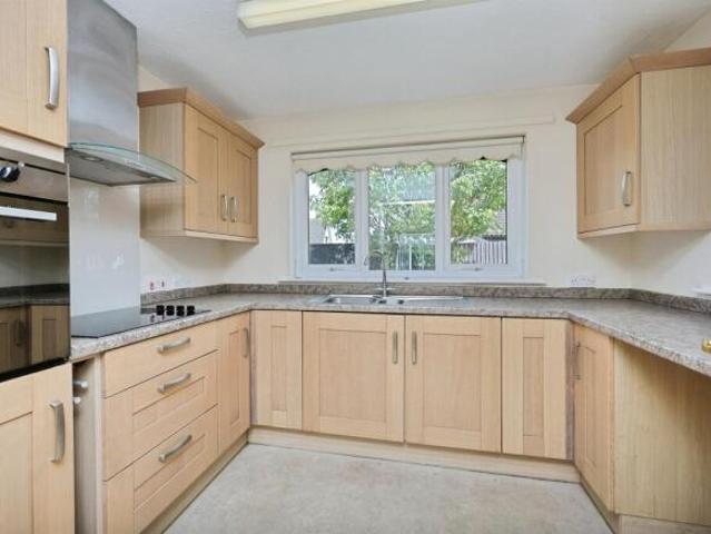 2 bedroom detached bungalow for sale in Churchfield Green, Norwich, NR7