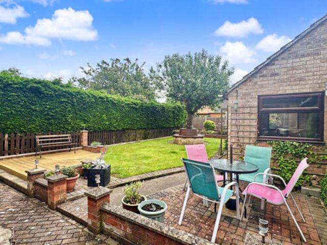 2 bedroom detached bungalow for sale in Churchill Avenue, Bracebridge Heath, Lincoln, LN4