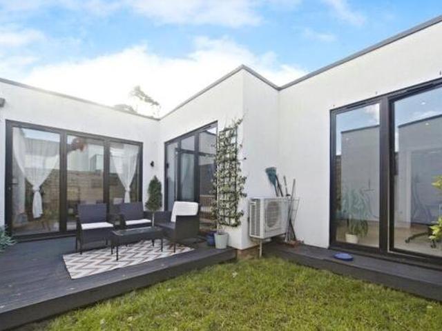 2 Bedroom Detached Bungalow For Sale In Croydon