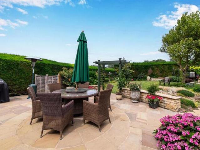 2 bedroom detached bungalow for sale in Barnsdale Road, Allerton Bywater, Castleford, WF10