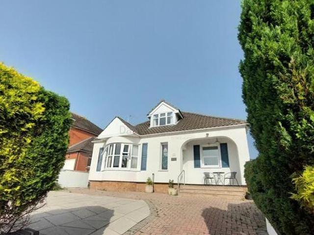 2 Bedroom Detached Bungalow For Sale In Barry