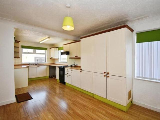 2 bedroom detached bungalow for sale in Beech Lawn, Anlaby, Hull, HU10