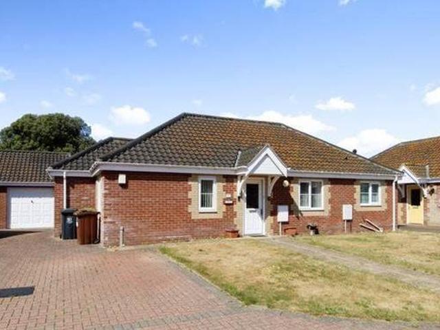 2 bedroom detached bungalow for sale in Bradwell NR31