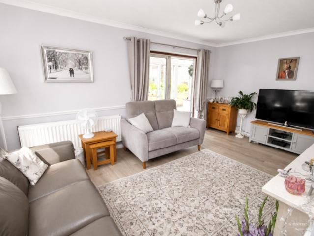 2 bedroom detached bungalow for sale in Broom Close, Calcot, Reading, RG31