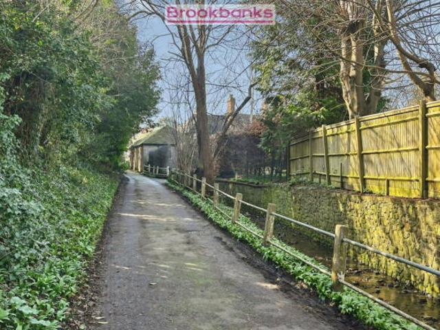 2 bedroom detached bungalow for sale in Busty Lane, Sevenoaks, TN15 9HP, TN15