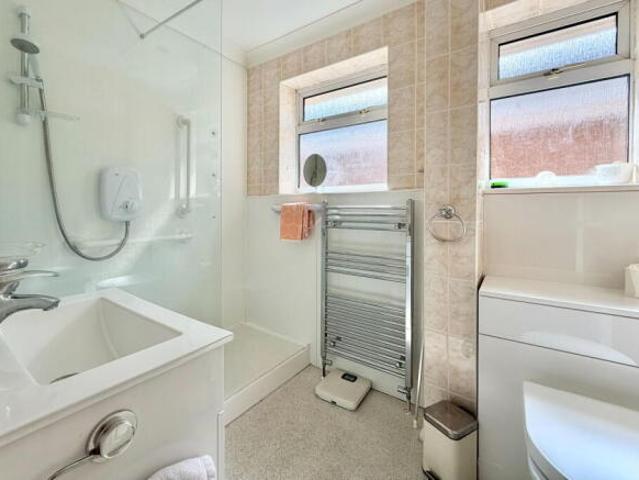 2 bedroom detached bungalow for sale in Golding Road, Eastbourne, BN23 7AW, BN23