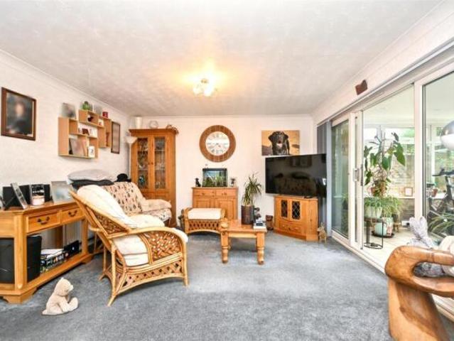 2 bedroom detached bungalow for sale in Gainsborough Crescent, Eastbourne, BN23