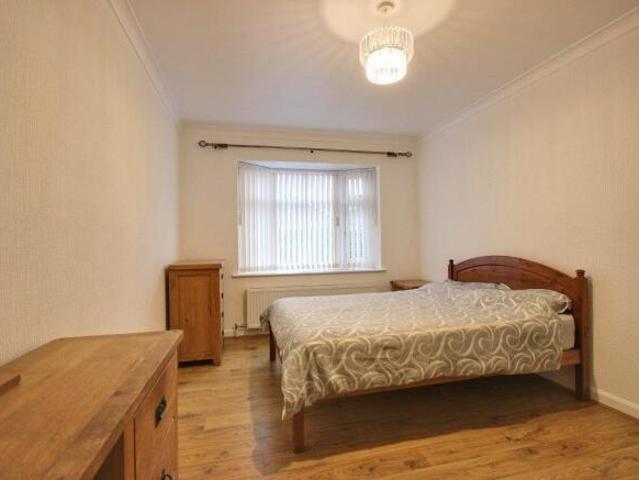 2 bedroom detached bungalow for sale in Gloucester Road, Hull, HU10