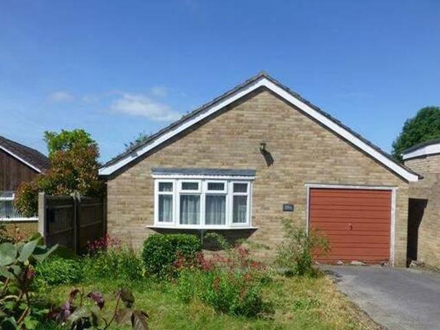 2 bedroom detached bungalow for sale in Graham Road Bicester OX26