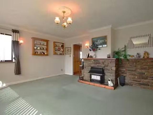 2 Bedroom Detached Bungalow For Sale In Greenfield Drive, King.