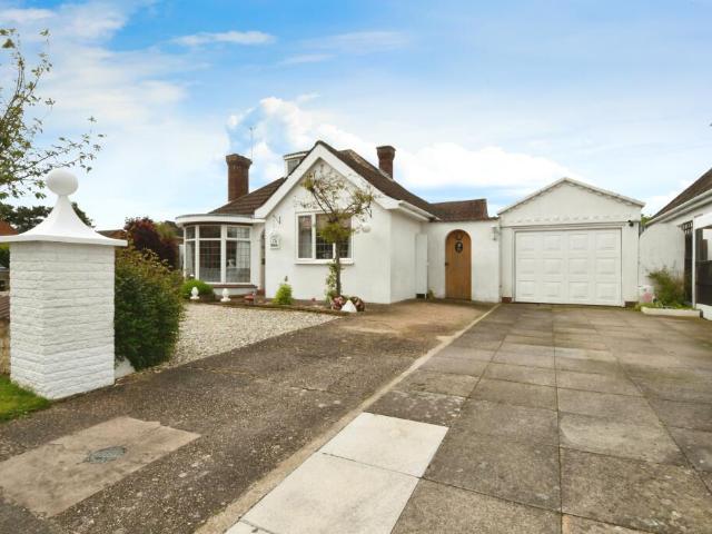 2 bedroom detached bungalow for sale in Doddington Avenue, Lincoln, LN6
